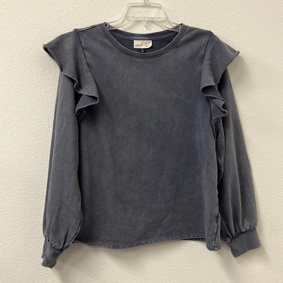 Universal Thread | Tops | Universal Thread Ruffle Sleeve Pullover Top ...